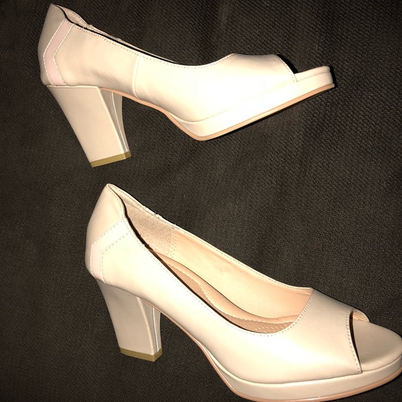 comfortview | Shoes | Size 95 Comfortview Bone Pump | Poshmark